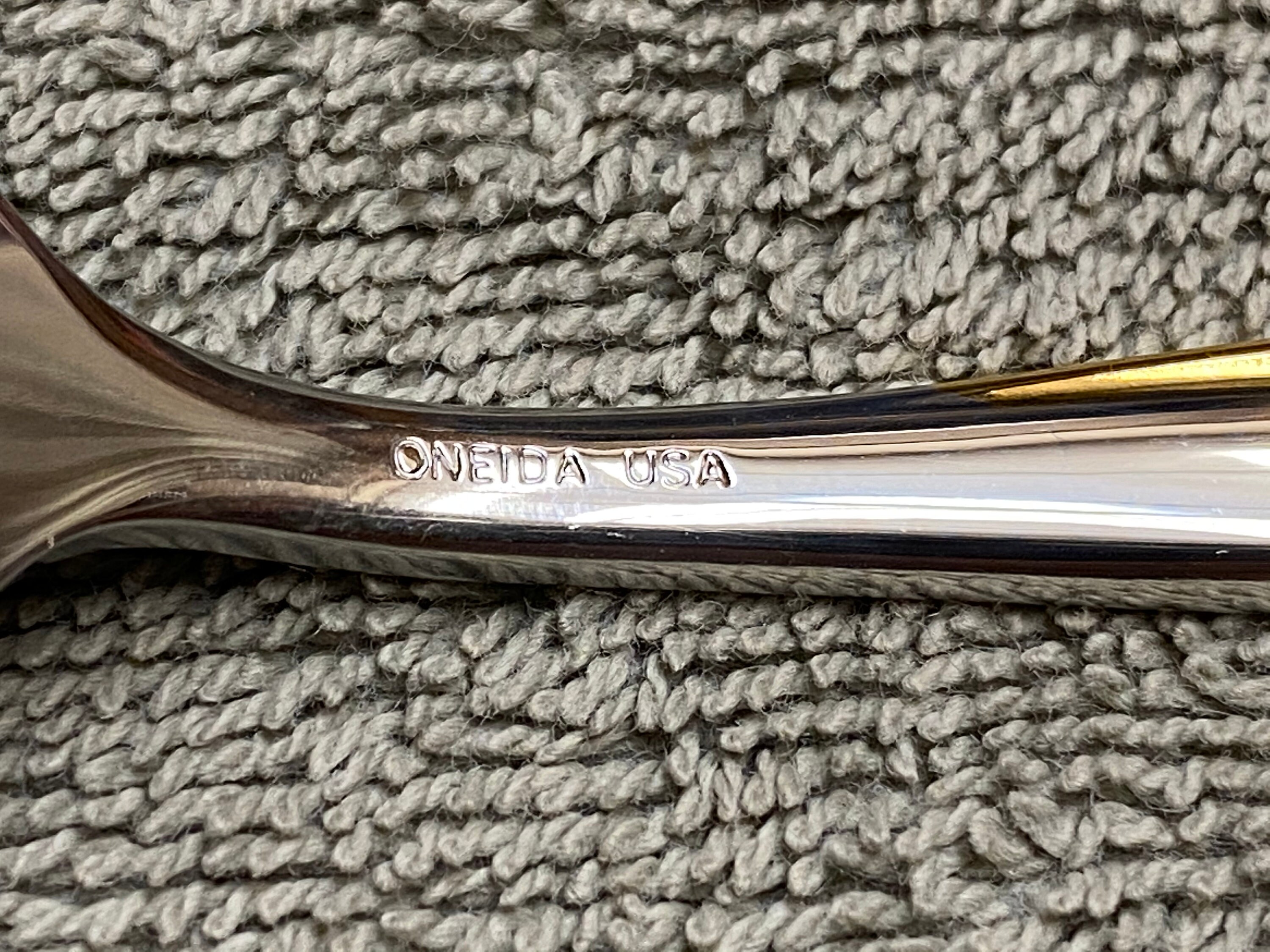 Oneida Golden Aquarius USA Stainless Steel Flatware ONE 5 Pc Place Setting multiple Sets ...