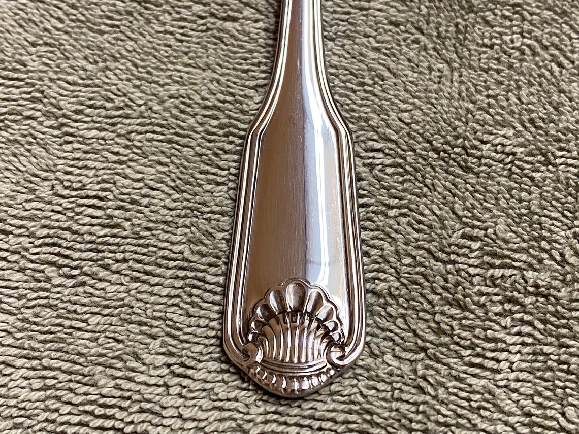 Oneida Classic Shell Stainless Steel Flatware One-5 Pc Place Setting ...