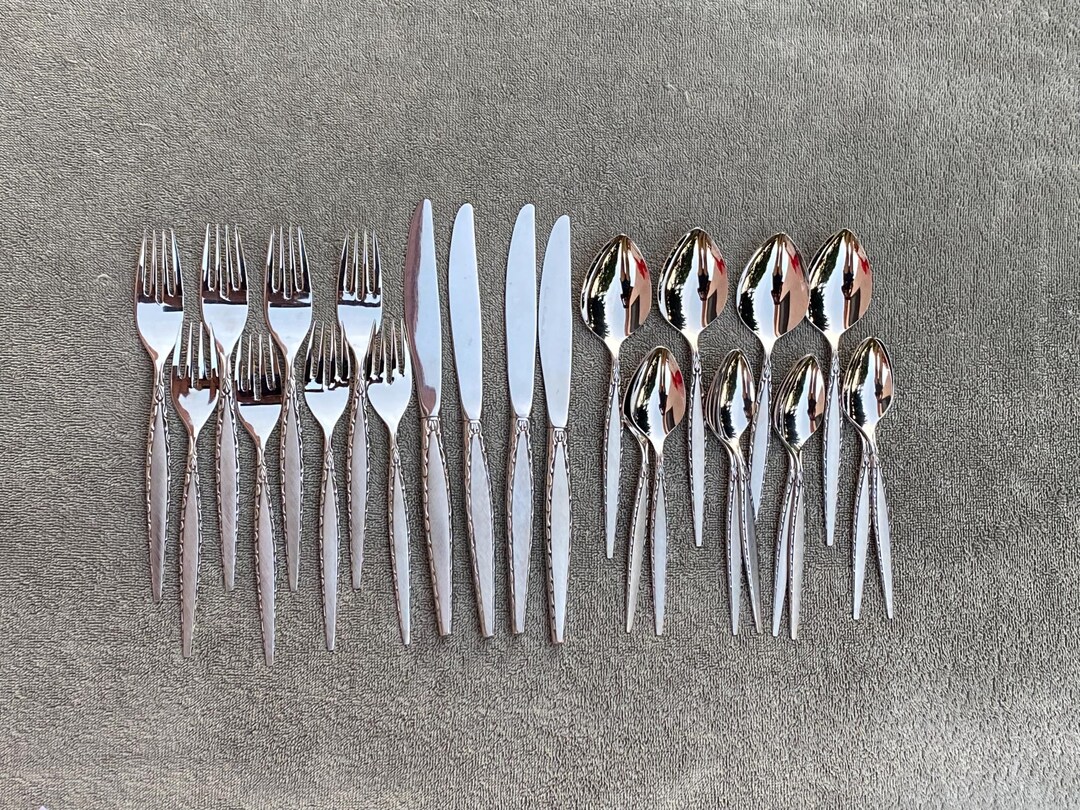 Oneida Venetia Community Stainless Flatware 24 Piece Set - Etsy
