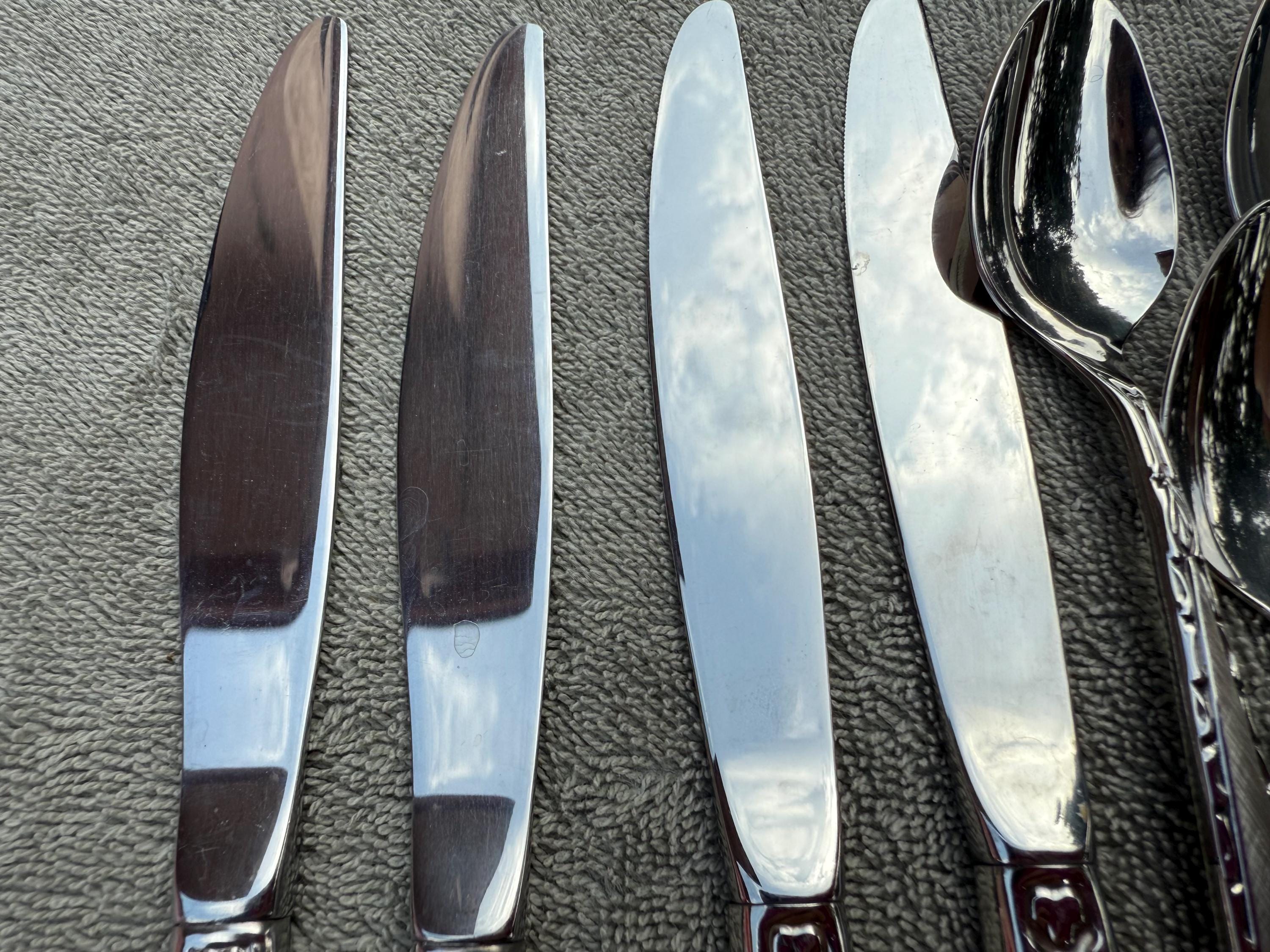 Oneida Venetia Community Stainless Flatware 24 Piece Set - Etsy