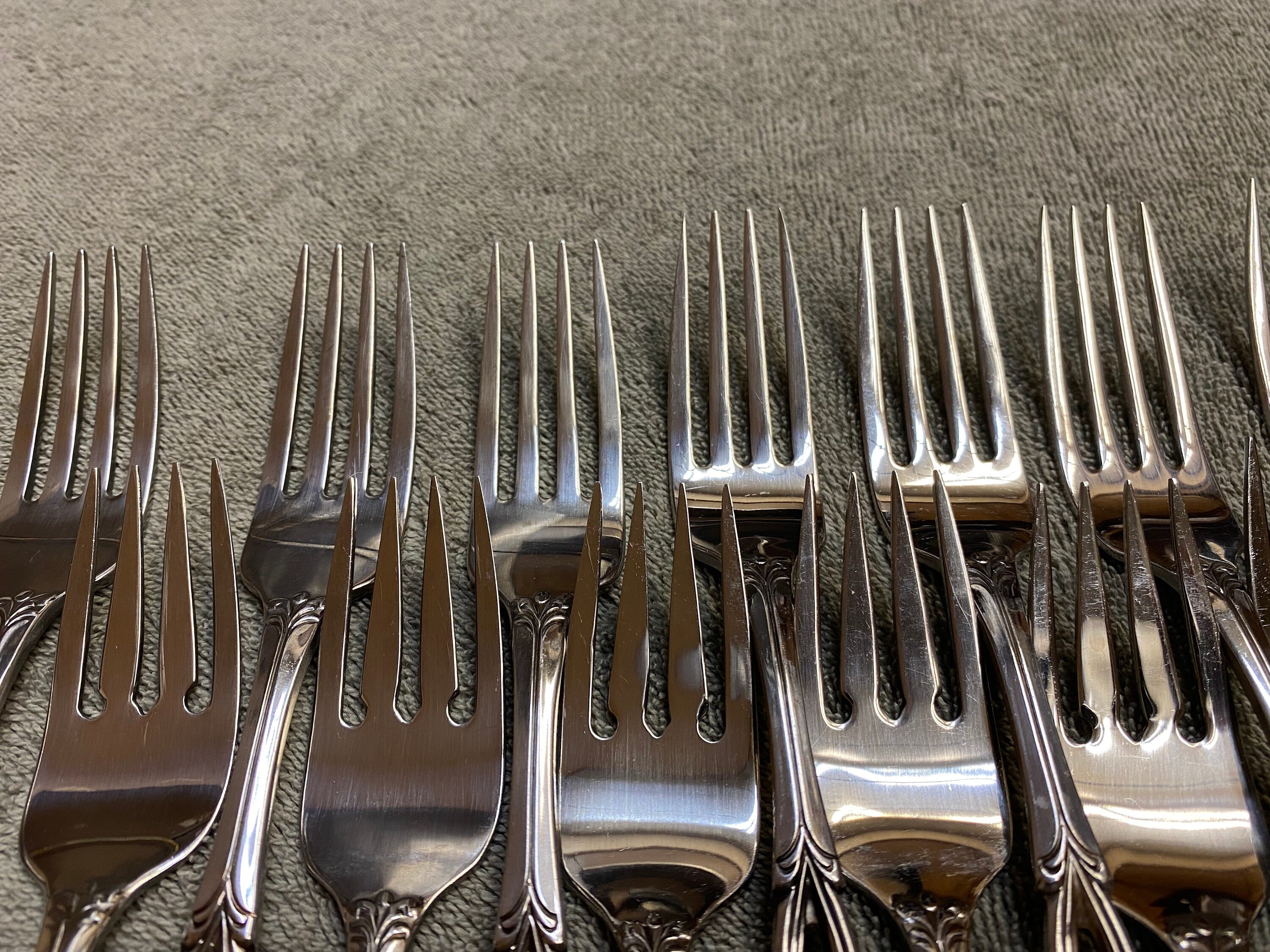 Oneida Chandelier Community Stainless Flatware 45 Piece Set - Etsy
