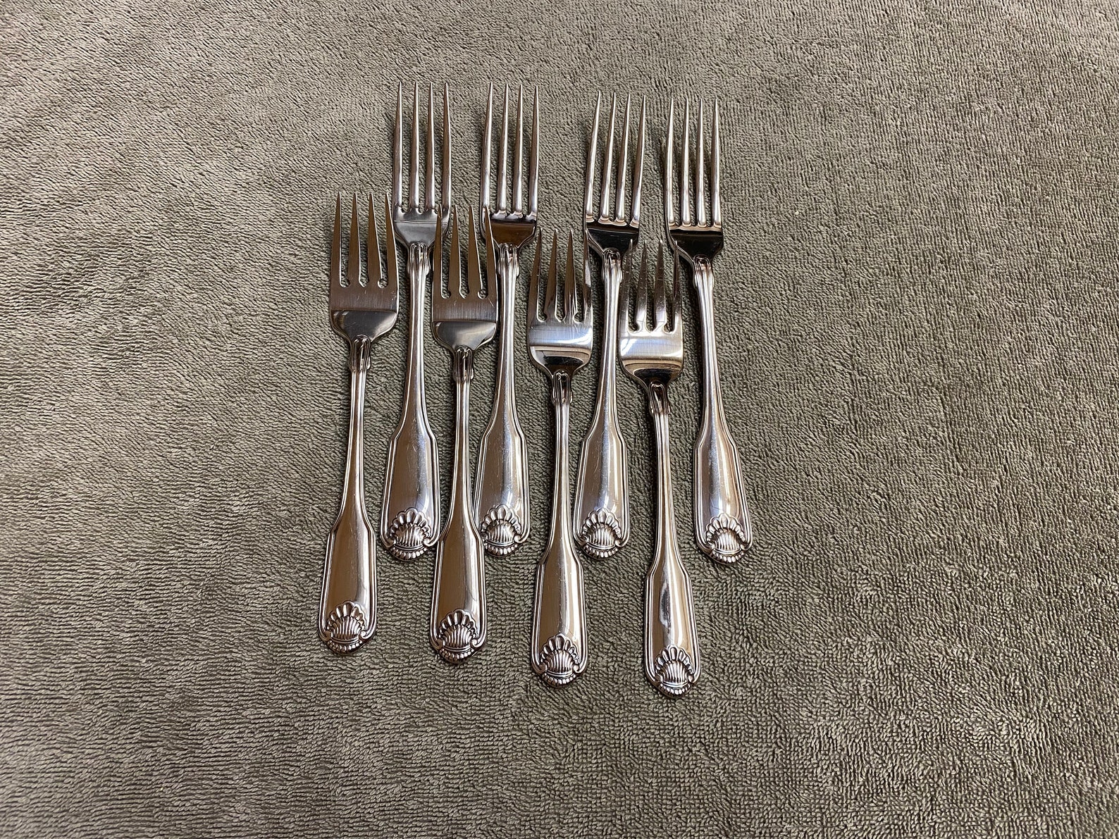 Oneida Classic Shell Heirloom Stainless Flatware 20 Piece Set - Etsy