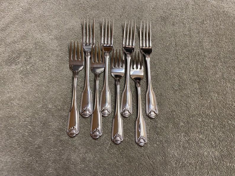 Oneida Classic Shell Heirloom Stainless Flatware 20 Piece Set - Etsy
