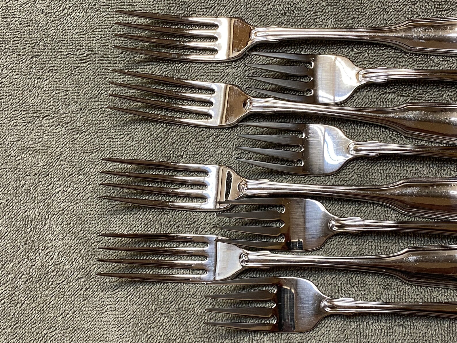 Oneida Classic Shell Heirloom Stainless Flatware 20 Piece Set - Etsy