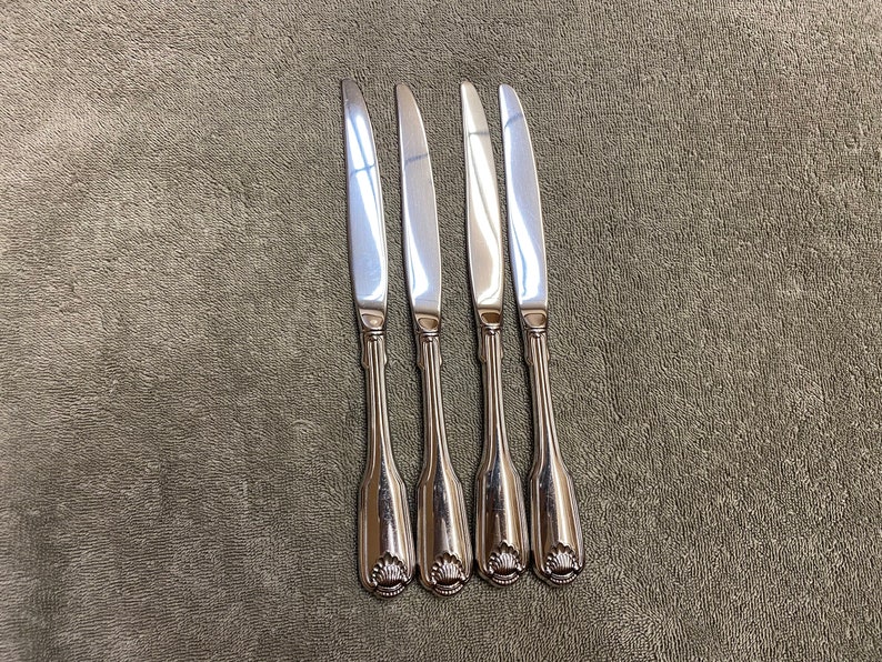 Oneida Classic Shell Heirloom Stainless Flatware 20 Piece Set - Etsy