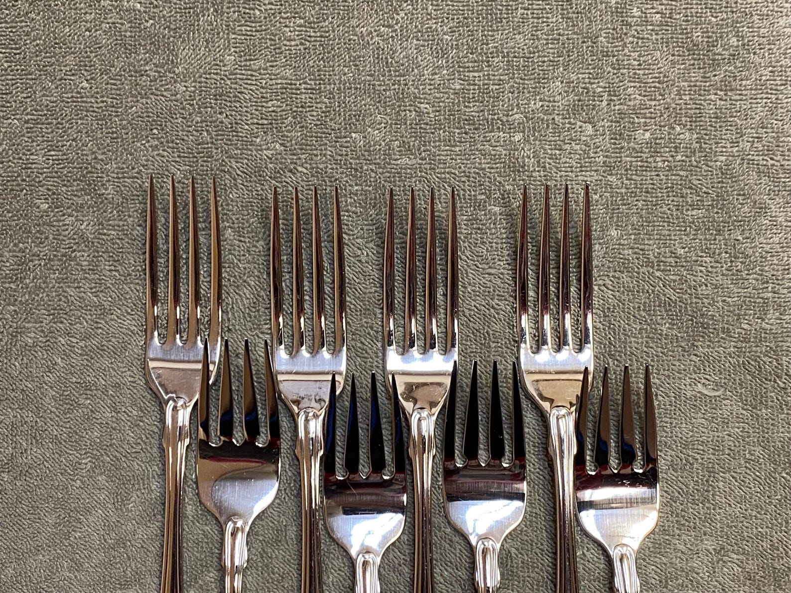 Oneida Classic Shell Heirloom Stainless Flatware 20 Piece Set - Etsy