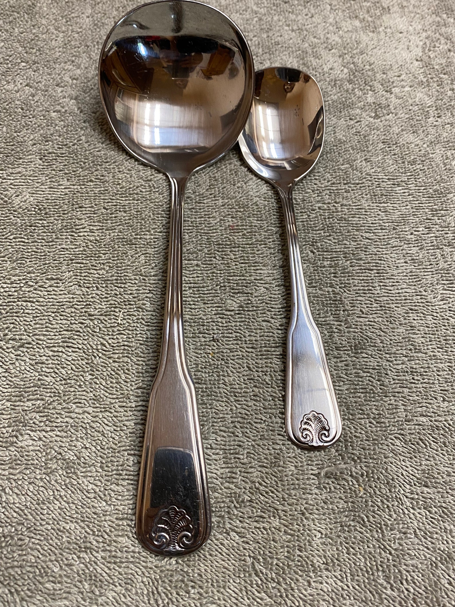Oneida Colonial Mood WM A. Rogers Deluxe Stainless Flatware 7 Serving ...