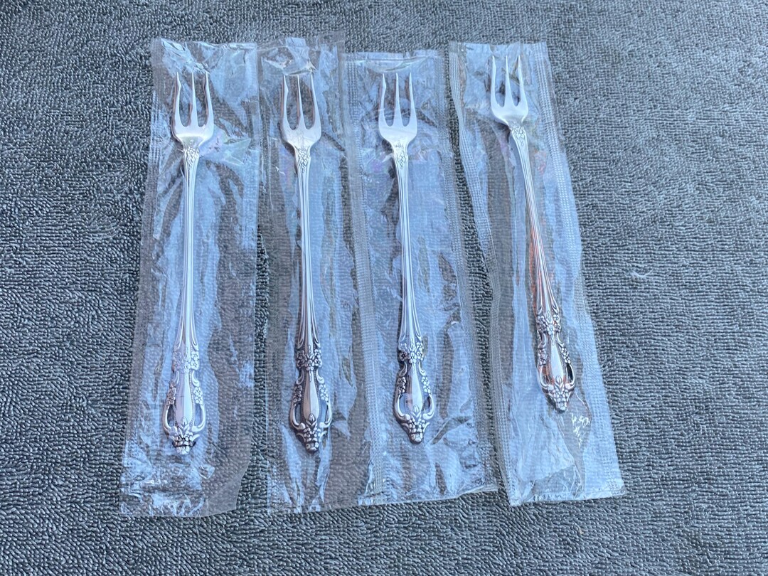 Oneida Raphael Distinction Deluxe Stainless HH Flatware Set of 4 ...