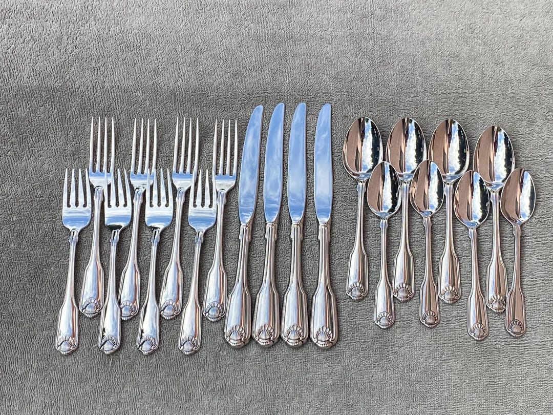 Oneida Classic Shell Heirloom Stainless Flatware 20 Piece Set - Etsy