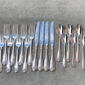 Oneida Classic Shell Heirloom Stainless Flatware 20 Piece Set - Etsy