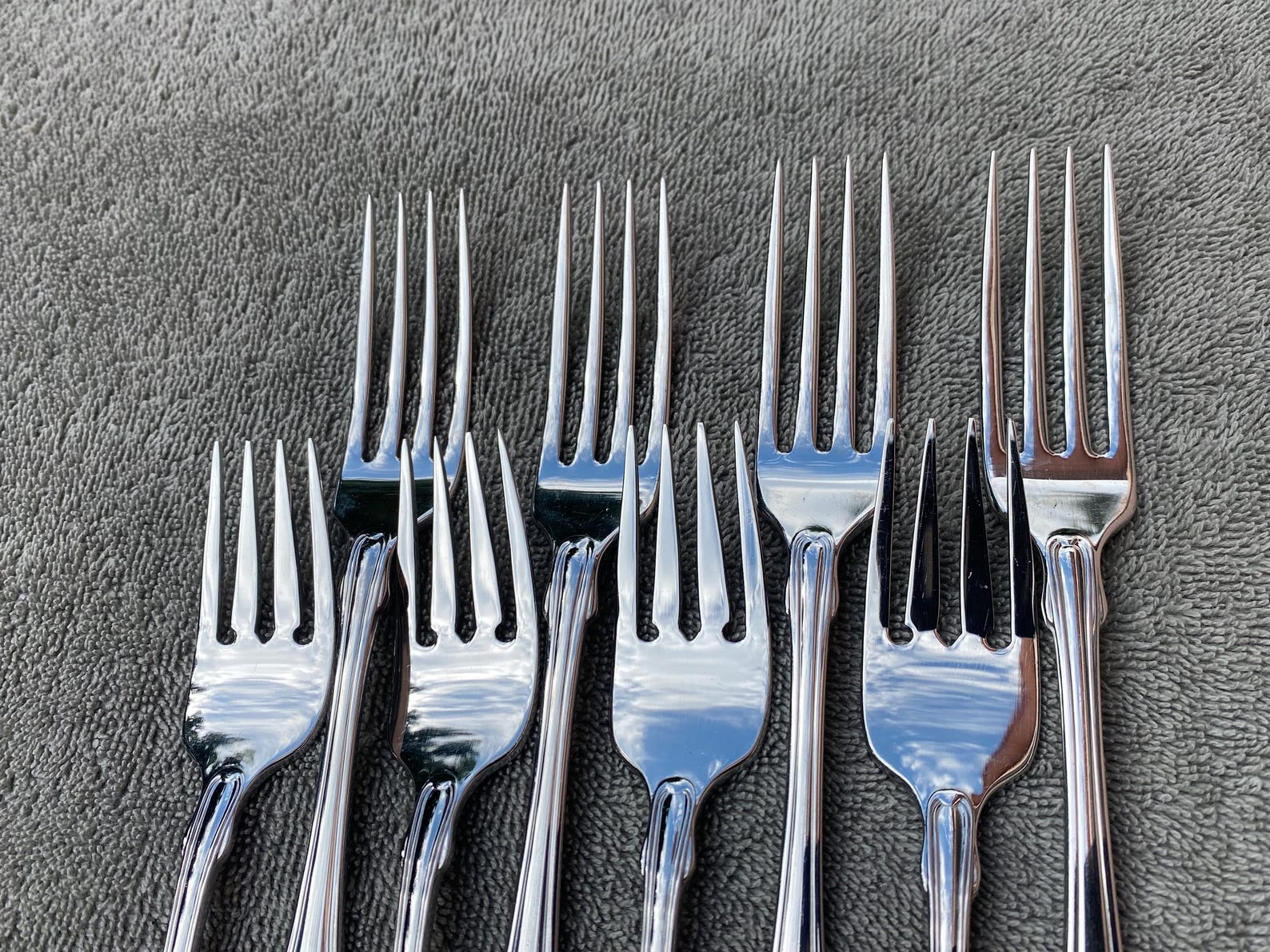 Oneida Classic Shell Heirloom Stainless Flatware 20 Piece Set - Etsy