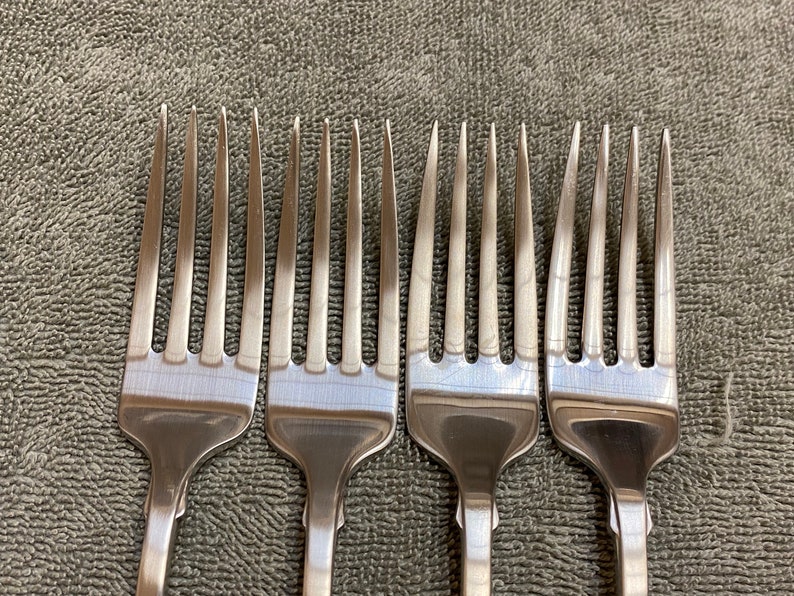 Oneida American Colonial Satin Stainless Flatware 20 Pc Set, Service ...