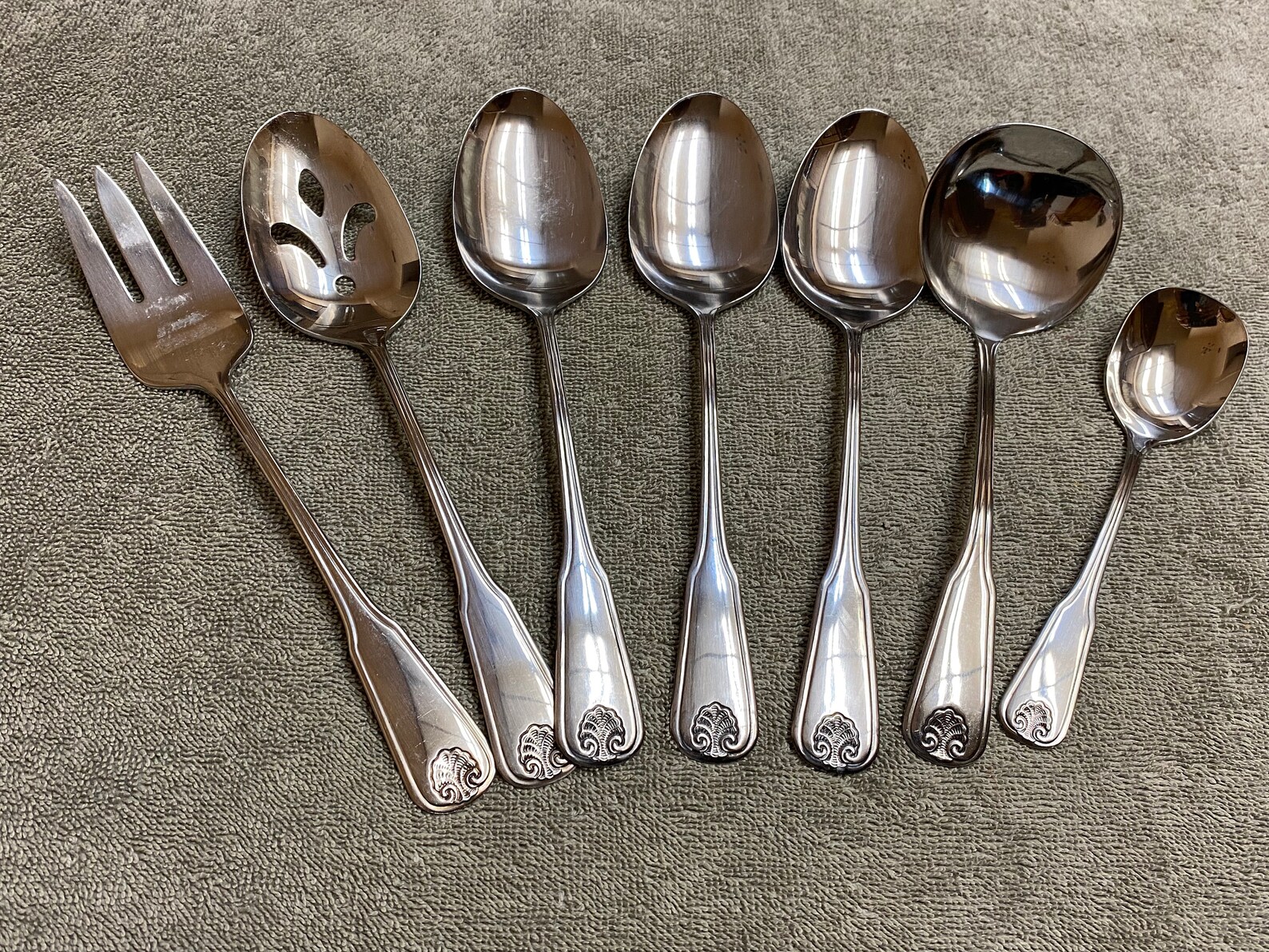 Oneida Colonial Mood WM A. Rogers Deluxe Stainless Flatware 7 Serving ...
