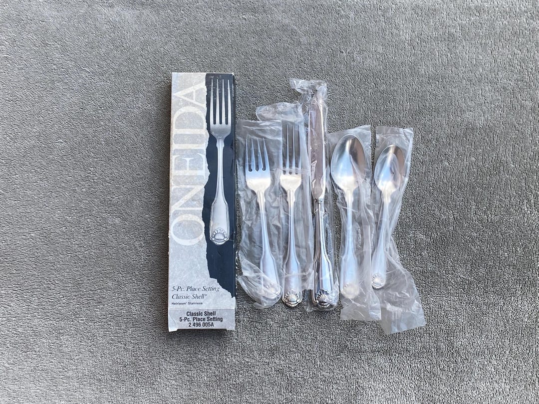 Oneida Classic Shell USA Heirloom Stainless Flatware 5 Piece Place Setting-service for One ...