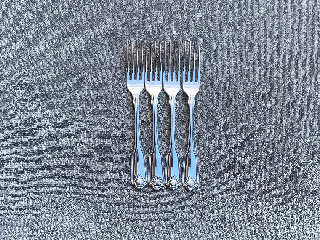Oneida Classic Shell Heirloom Stainless Flatware 4 Dinner Forks 7-1/2 ...
