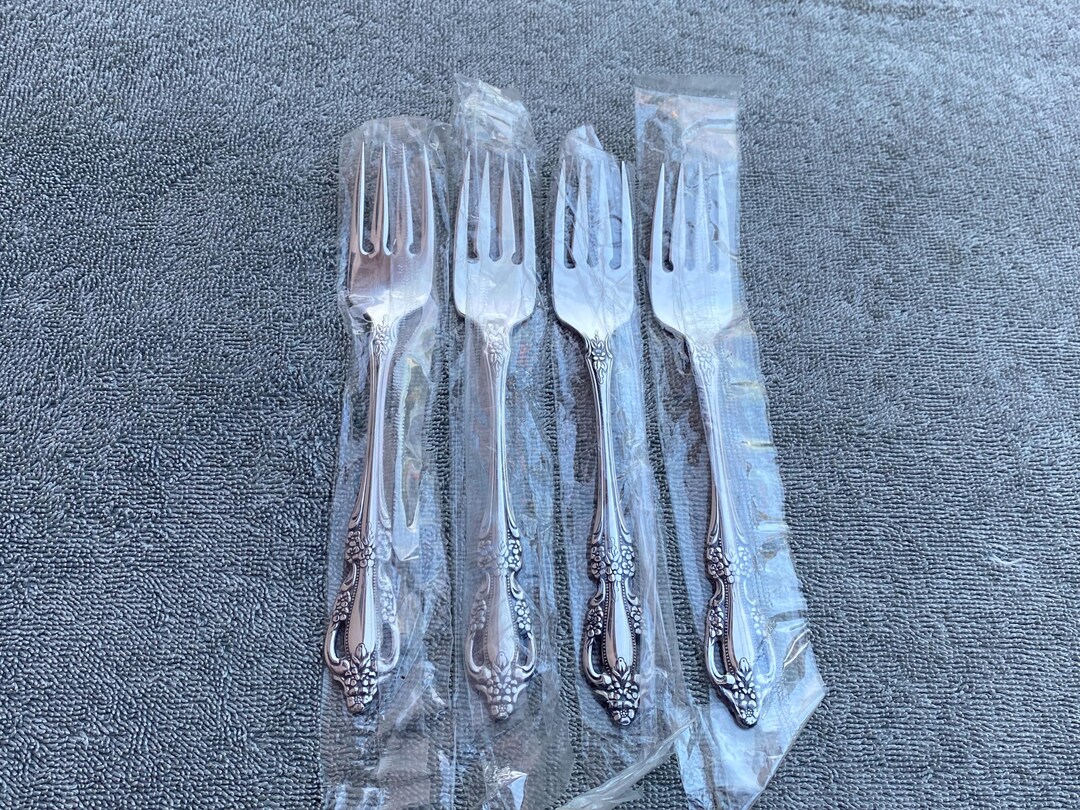 Oneida Raphael Distinction Deluxe Stainless HH Flatware 4 Salad Forks 6 ...