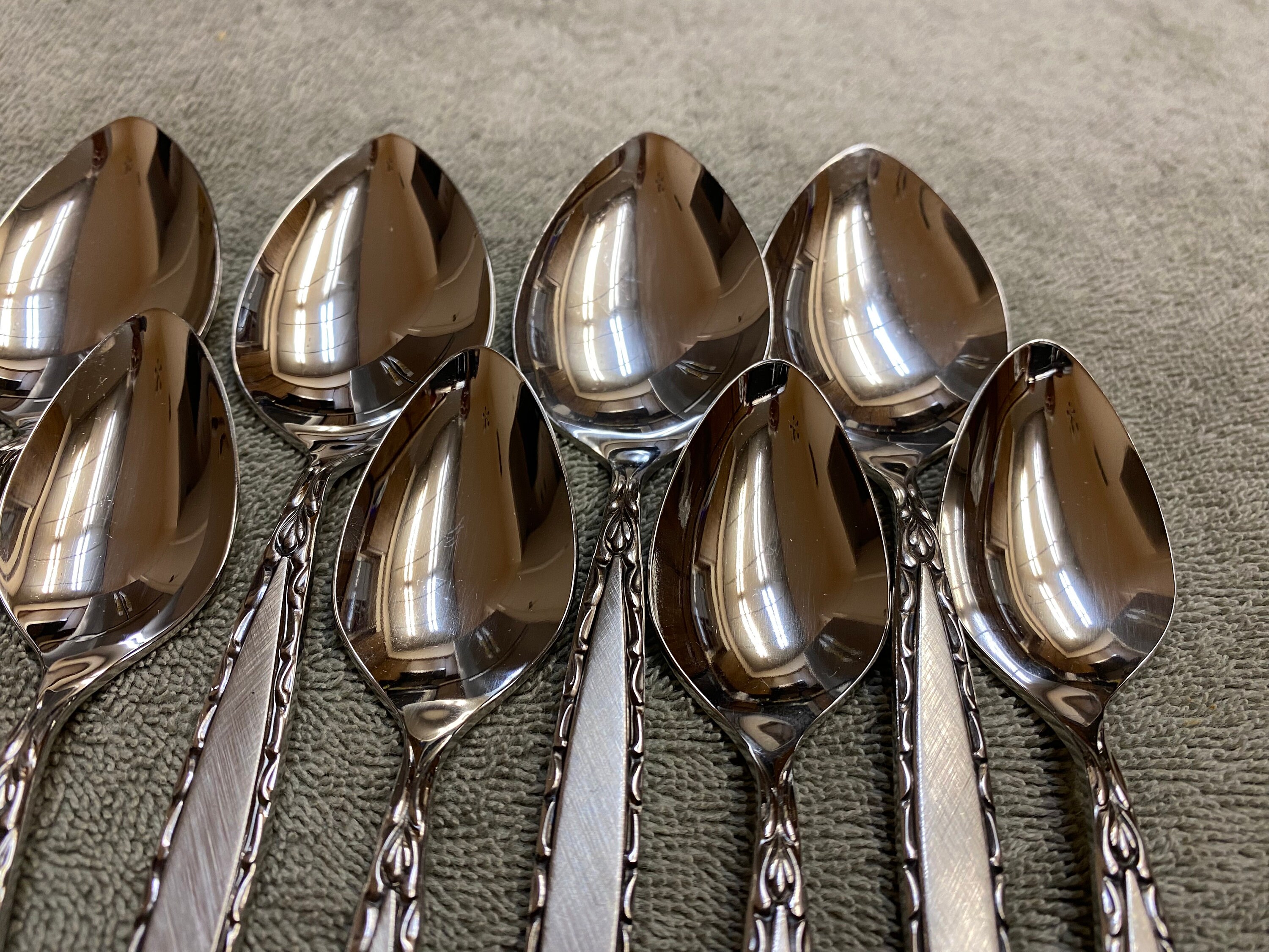 Oneida Venetia Community Stainless Flatware 24 Piece Set - Etsy