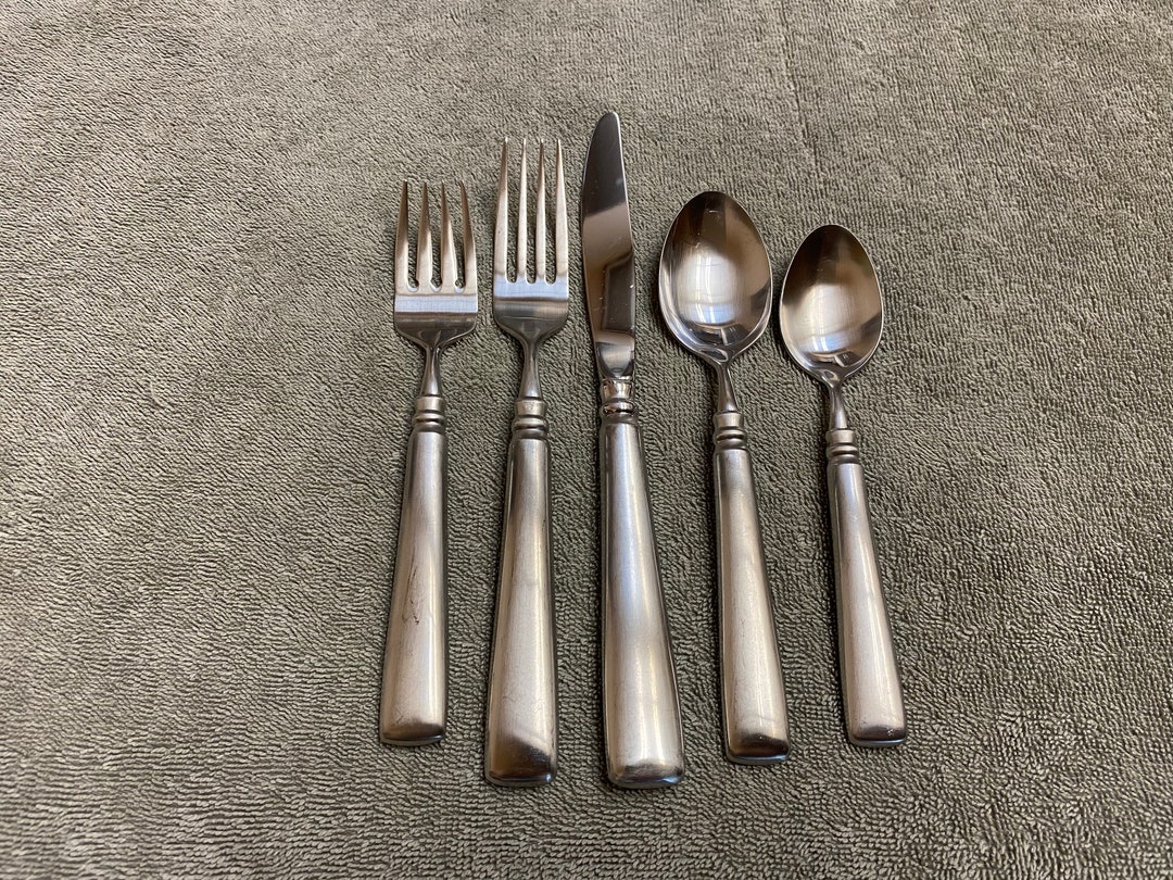 Oneida Motif Satin Stainless Flatware One-5 Pc Place Setting EXC - Etsy