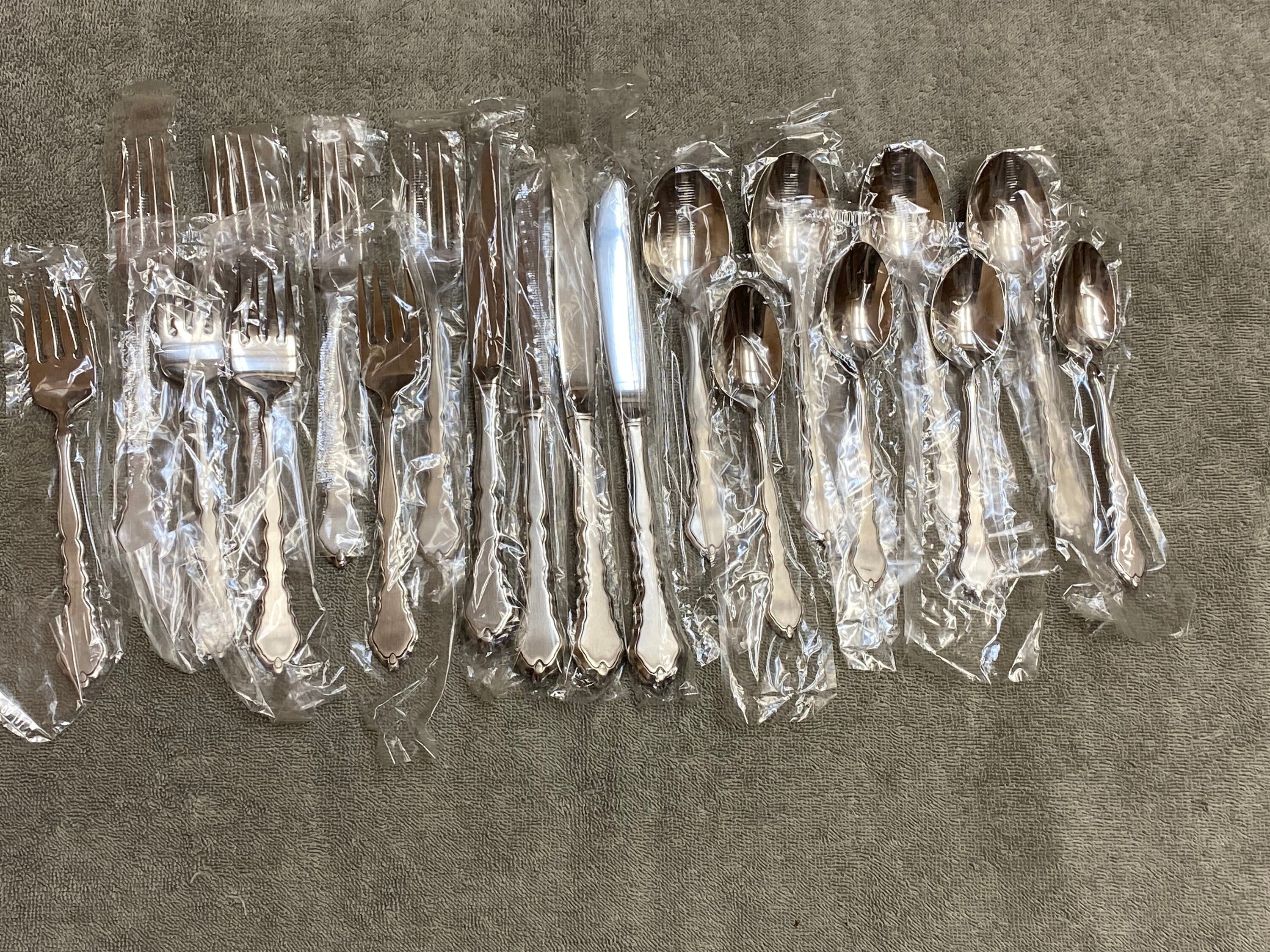 Oneida Satinique Community Stainless Flatware 20 Piece Set UNUSED - Etsy