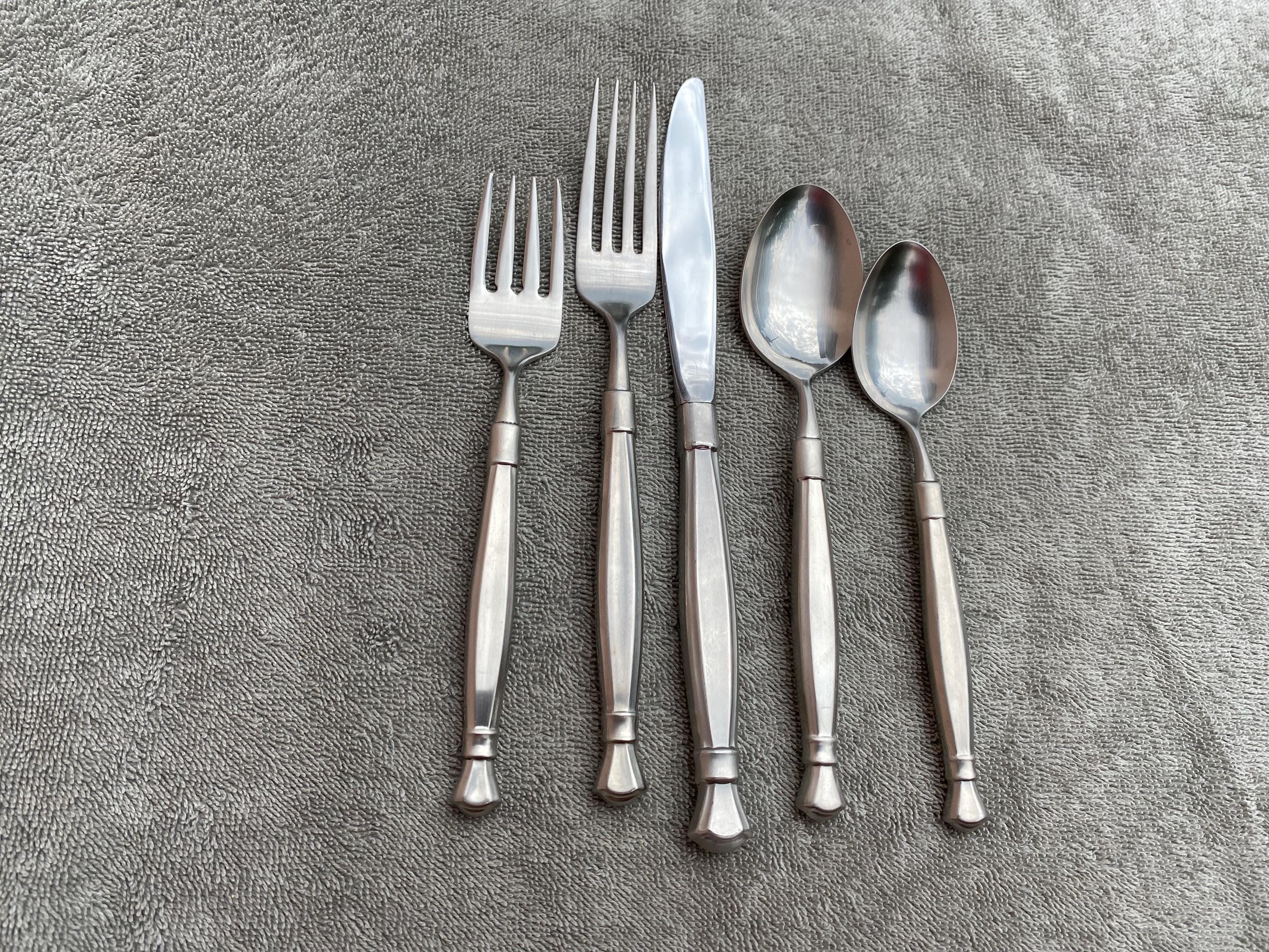 Oneida Act II(2) Heirloom Satin Stainless Flatware 5 Piece Place ...