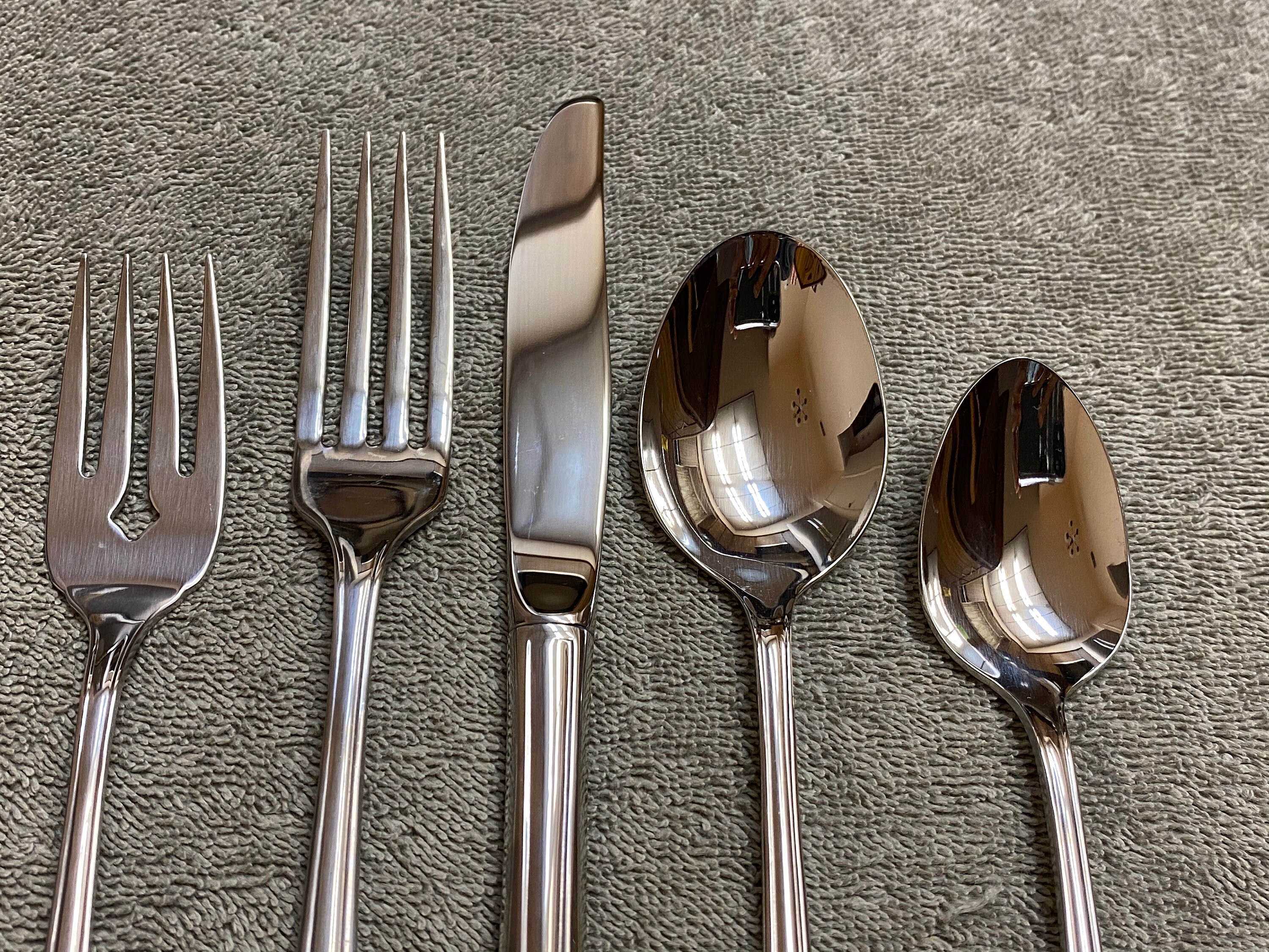 Oneida Golden Clarette Community Stainless Steel Flatware One-5 Pc ...