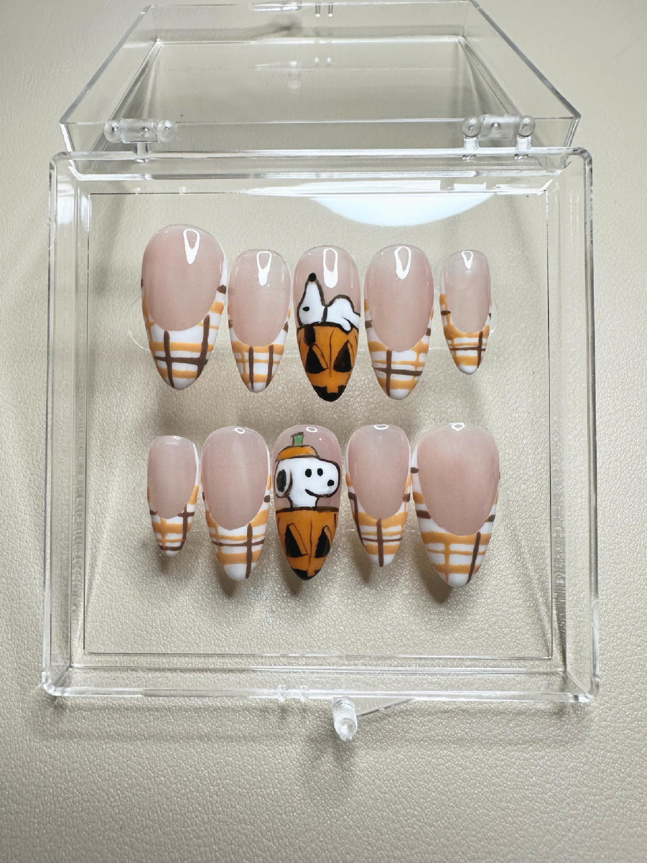 Fall Snoopy Press on Nails Snoopy, Peanuts, Fall, Halloween, Spooky ...