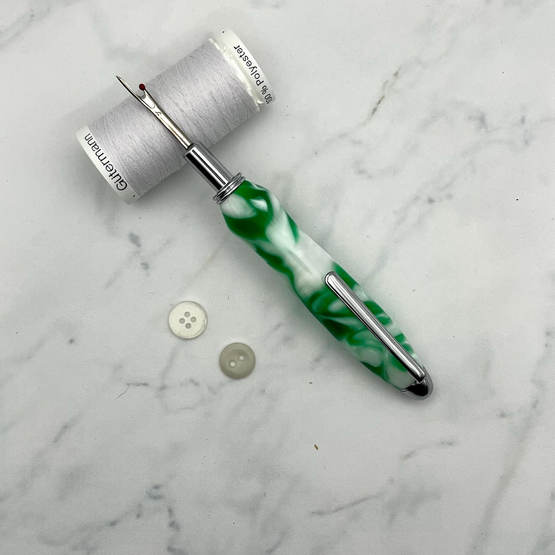 Green & White Acrylic Single Blade Seam Ripper, Needle Threader ...