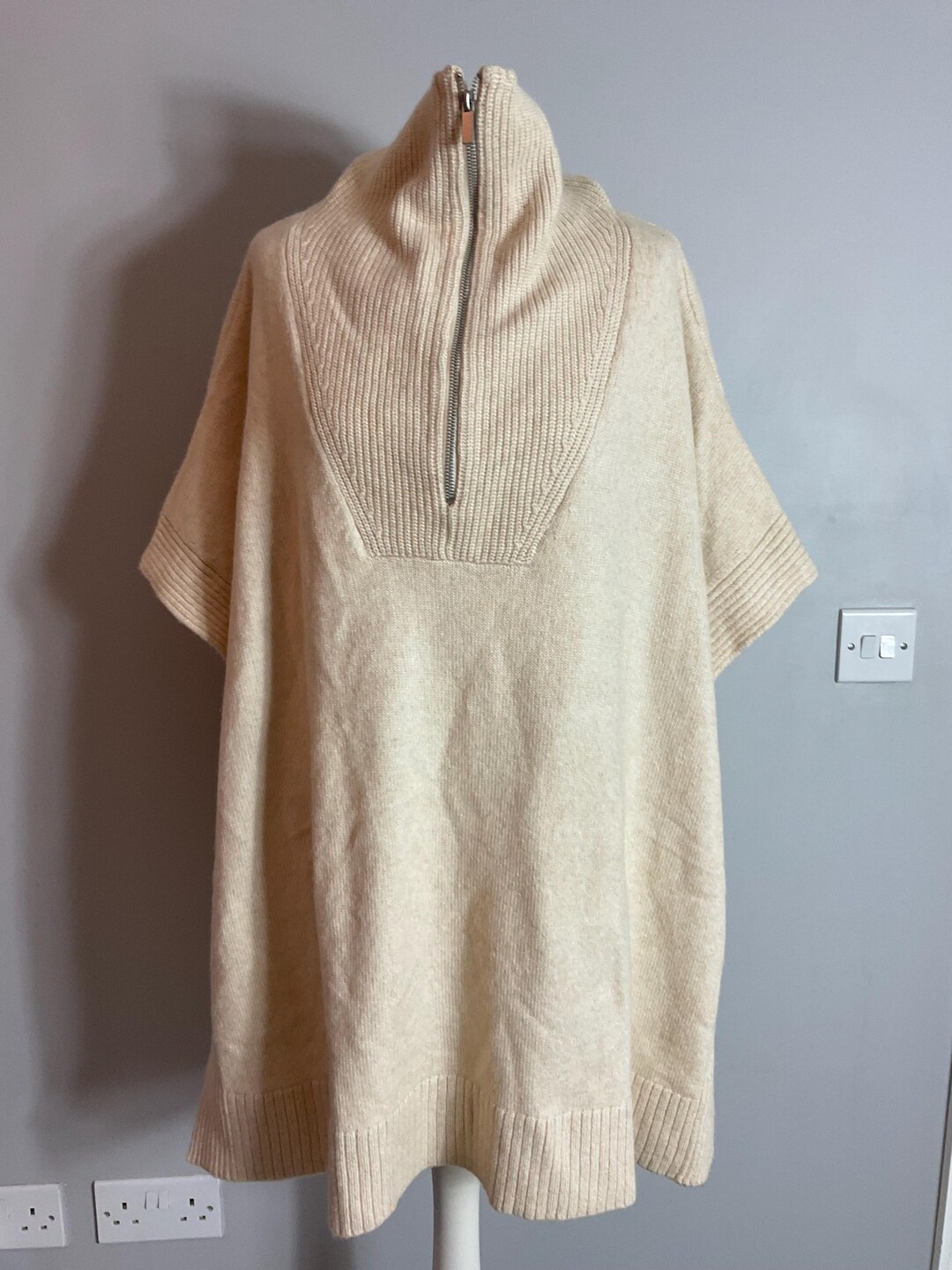 H&M Cream Polo Neck With the Zip Wool Content Fine Ribbed Knit Poncho ...