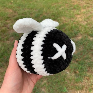 Spooky Crochet Bees, Zombee, Skelly Bee - Etsy
