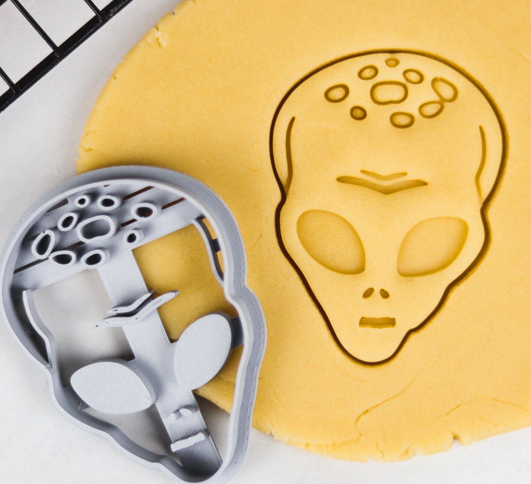 Alien-themed Cookie Cutter - Alien Head and More! - Etsy
