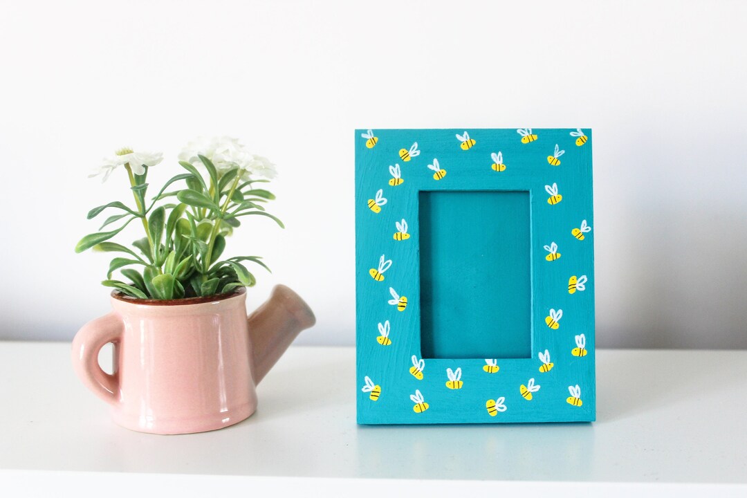 Bee Mini Wooden Photo Frame, Polaroid Photo Display, Tabletop Picture ...