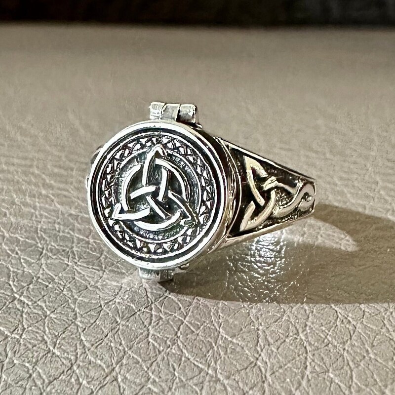 Celtic Knot Locket - Etsy