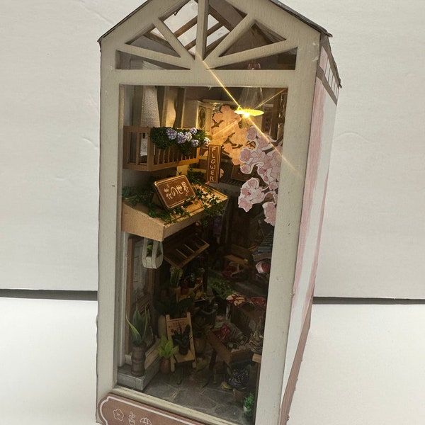 Japanese Book Nook - Etsy