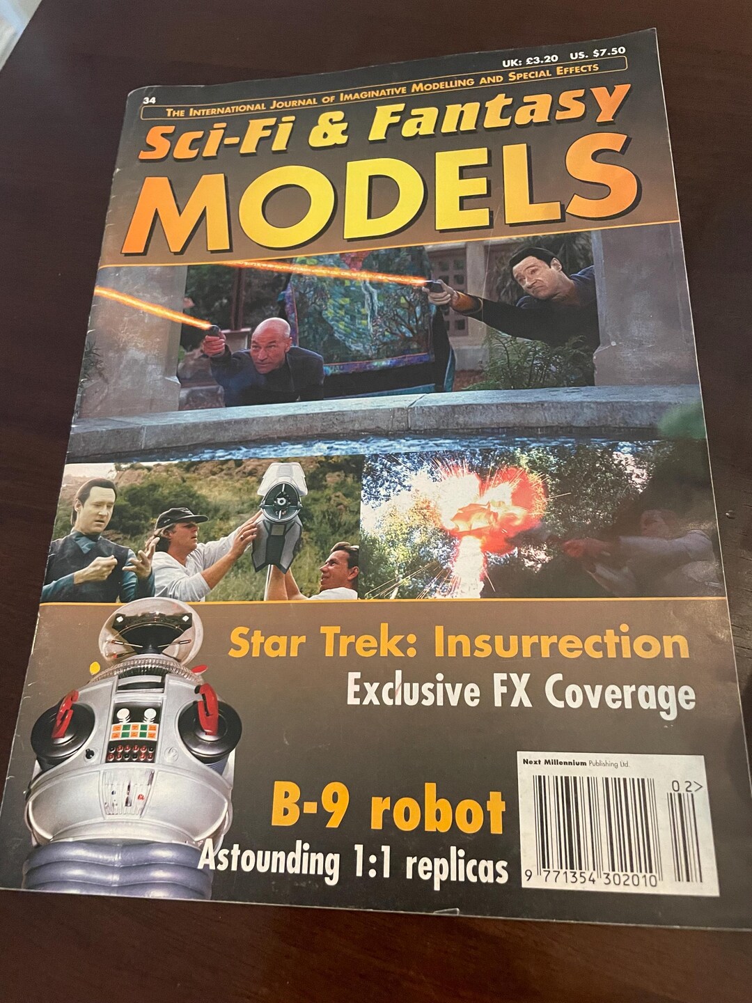 Sci-fi & Fantasy Models Magazine 1999 Issue Lost in Space B-9 ROBOT ...