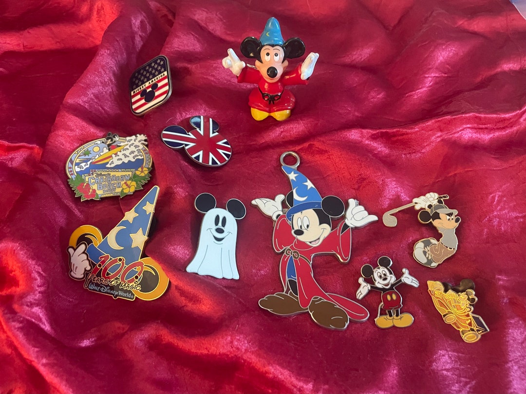 8 MICKEY MOUSE Disney PINS + 1 Mickey Mouse Pendent & Figurine From ...