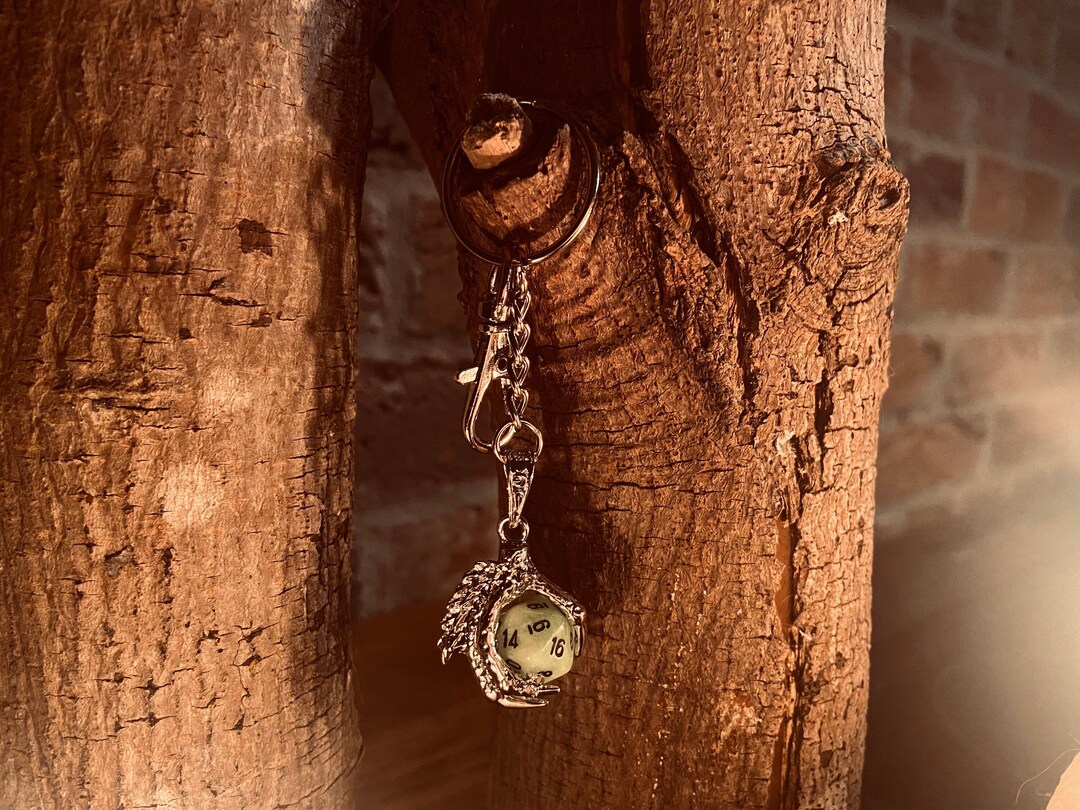 Keepers Claw D20 Dice Keyring – Miniature Dnd Gift - Etsy