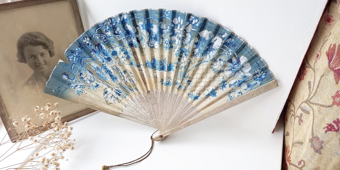 Vintage Fan ~ 1950's Hand Painted Paper Hand Fan ~ Blue and White With ...