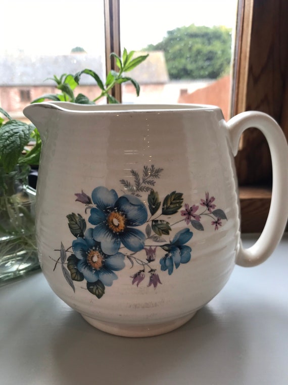 Vintage Milk Jug Beswick White Jug with Blue Flower Design - Etsy.de