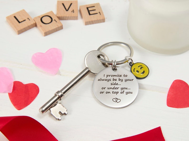 Keyring for Boyfriend or Girlfriend With Gift Box - Funny Couples ...
