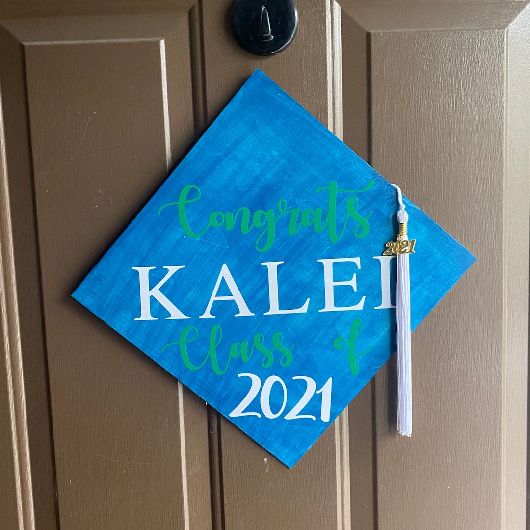 Graduation Cap Door Hanger, Class of 2021 Graduation Wreath, Custom ...