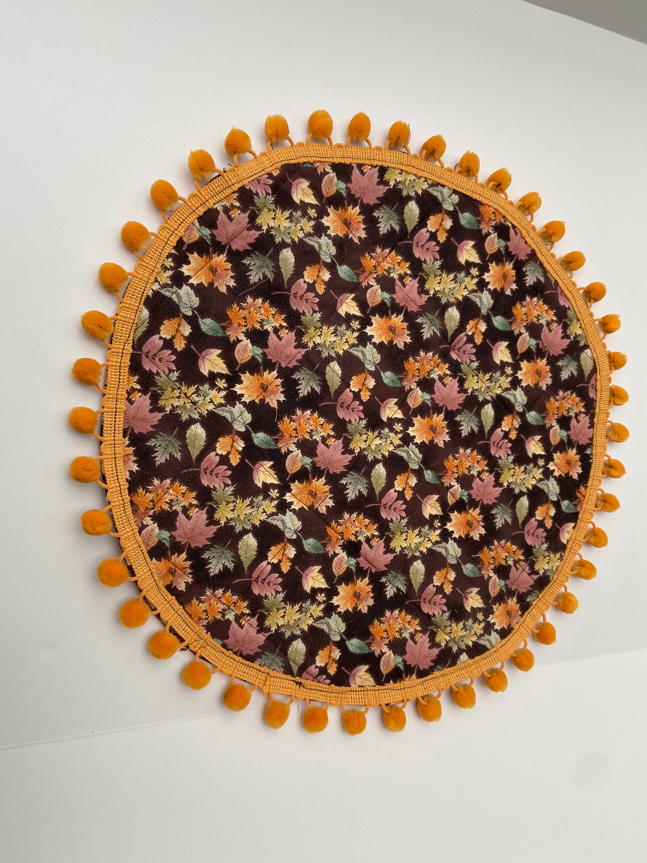 Topper redondo de 15.5 pulgadas de autumn Leaves Falling Table Topper ...