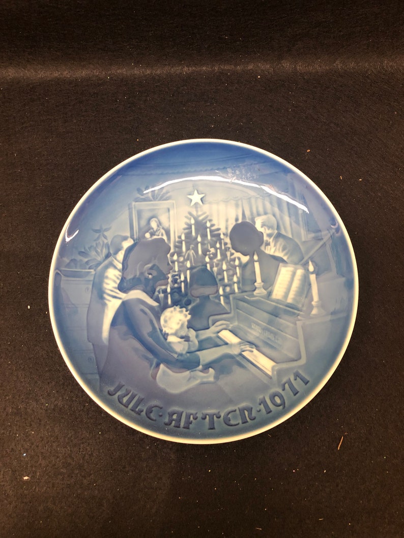 Bing and Grondahl B&G Jule Aften 1971 Christmas at Home Collector Plate ...