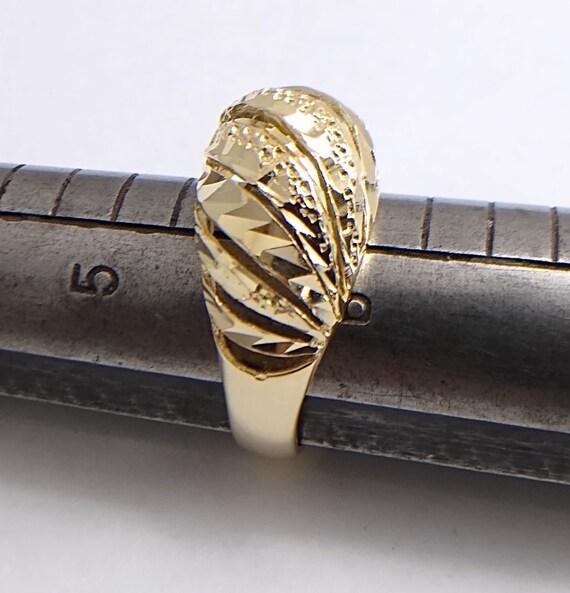 14K Yellow Gold Vintage Fluted Diamond Cut Ring - Gem