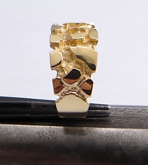 14K Yellow Gold Vintage Nugget Style Ring - Gem