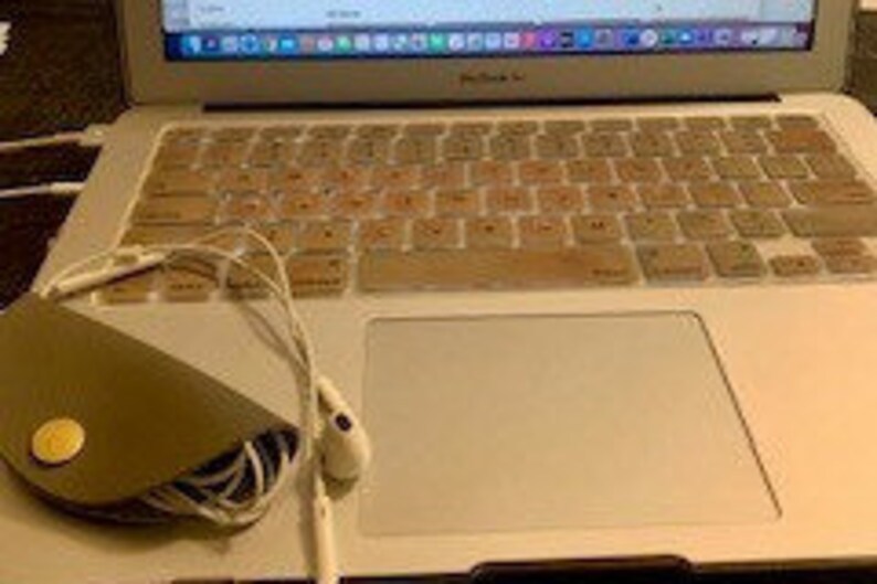 Le Luxe Tech Wrap, Cord Organizer, Headphone Holder, Cable Wrap, Earbud ...