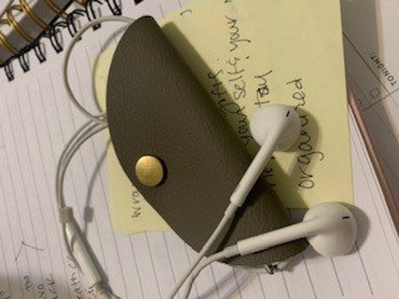 Le Luxe Tech Wrap, Cord Organizer, Headphone Holder, Cable Wrap, Earbud ...