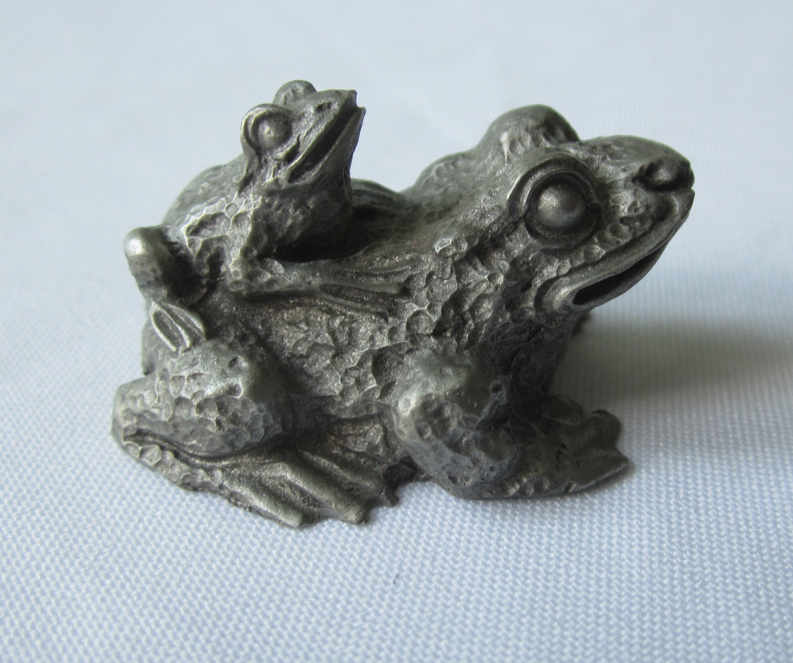 Vintage Frog, Haritage Pewter Mother and Child Frogs, Fine Detail - Etsy