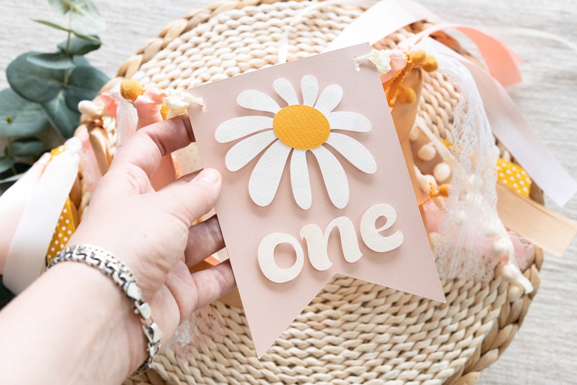 Daisy One Banner High Chair Sign 1st Birthday Garland Cute Groovy ...