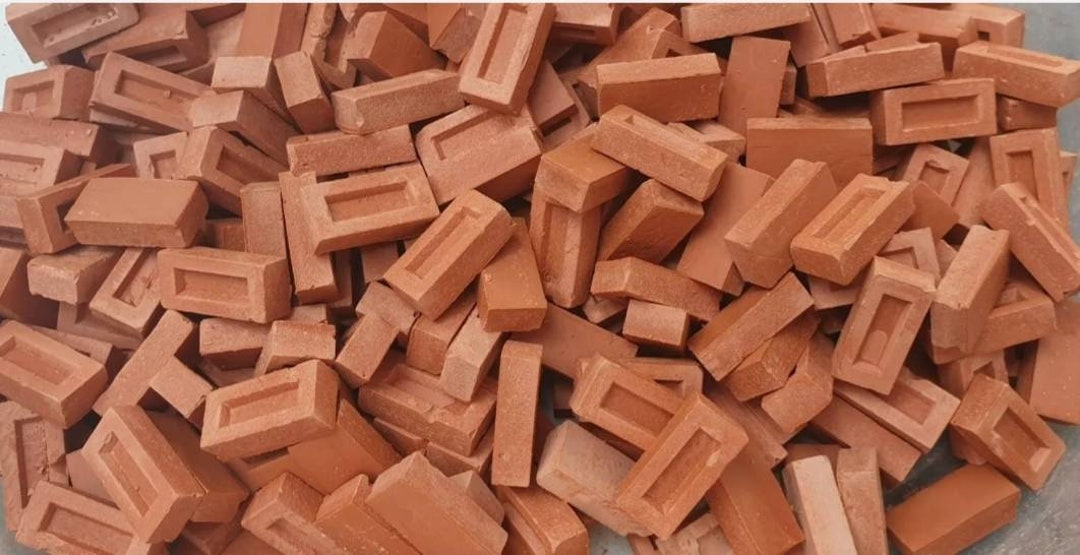 100 1:12th Scale Miniature Dolls House War Gaming Model Railway Bricks ...