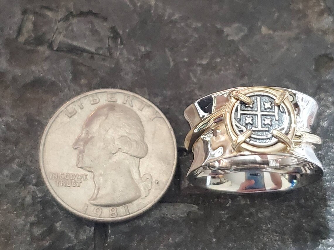 Atocha Two Tone Coin Band Ring - Etsy